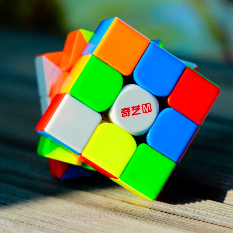 QiYi M Pro 3x3 Ball Core (UV): Qualidade Premium a um preço acessível